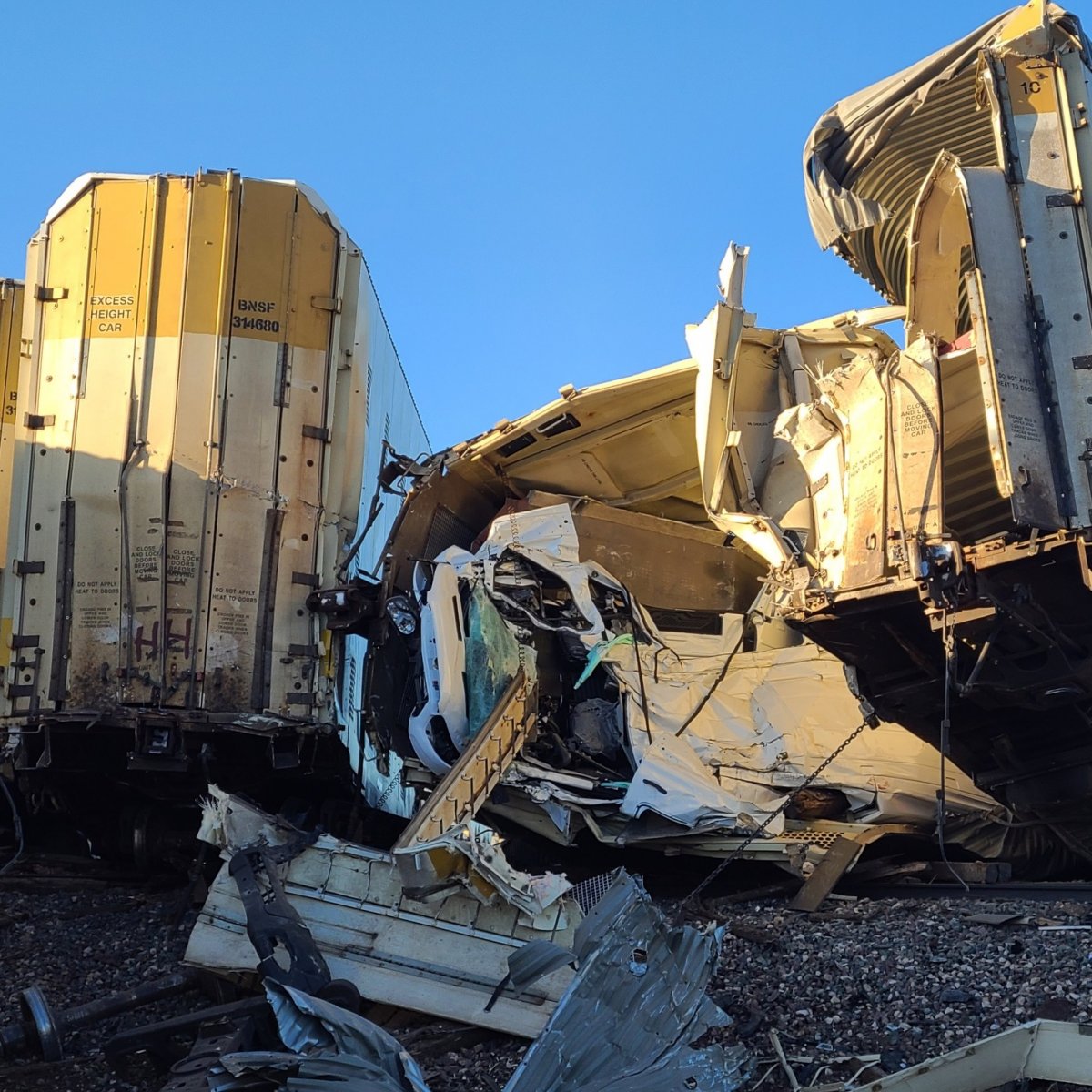 New Ford Vehicles Heavily Damaged in Arizona Derailment - Ford Motor ...